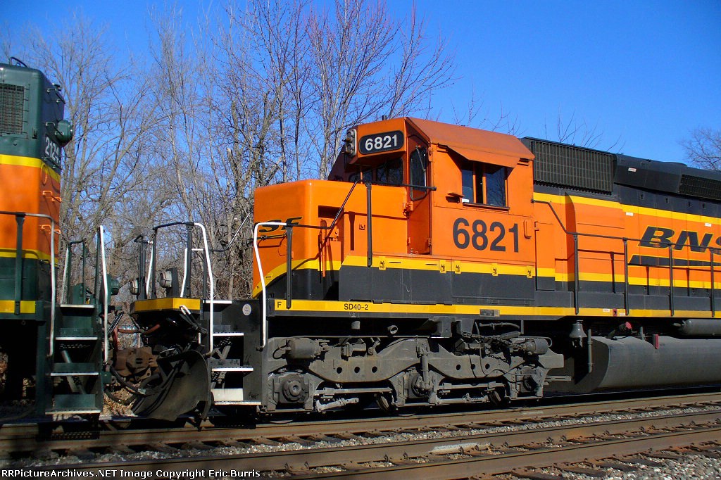 BNSF 2124 westbound